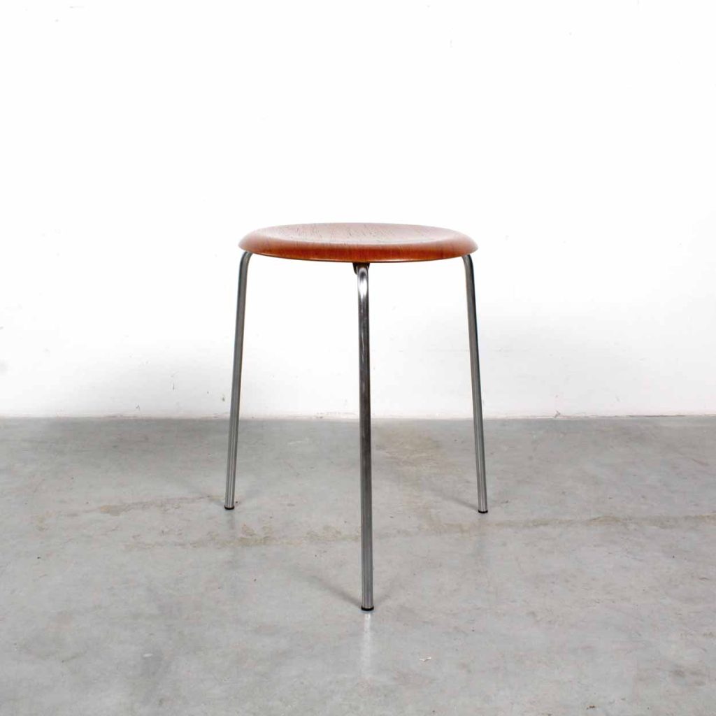 Fritz Hansen Dot stool by Arne Jacobsen – studio1900